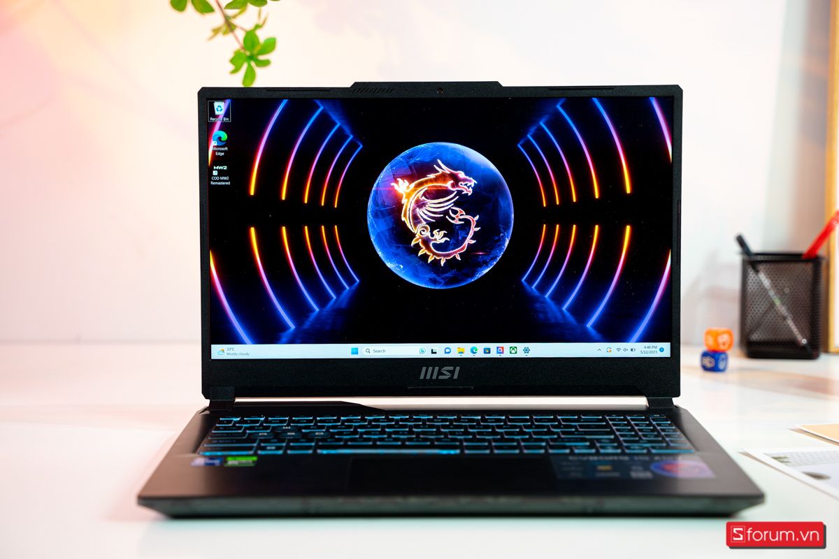 Trên tay MSI Cyborg 15: Thiết kế "viễn tưởng", cấu hình mạnh mẽ chơi ...