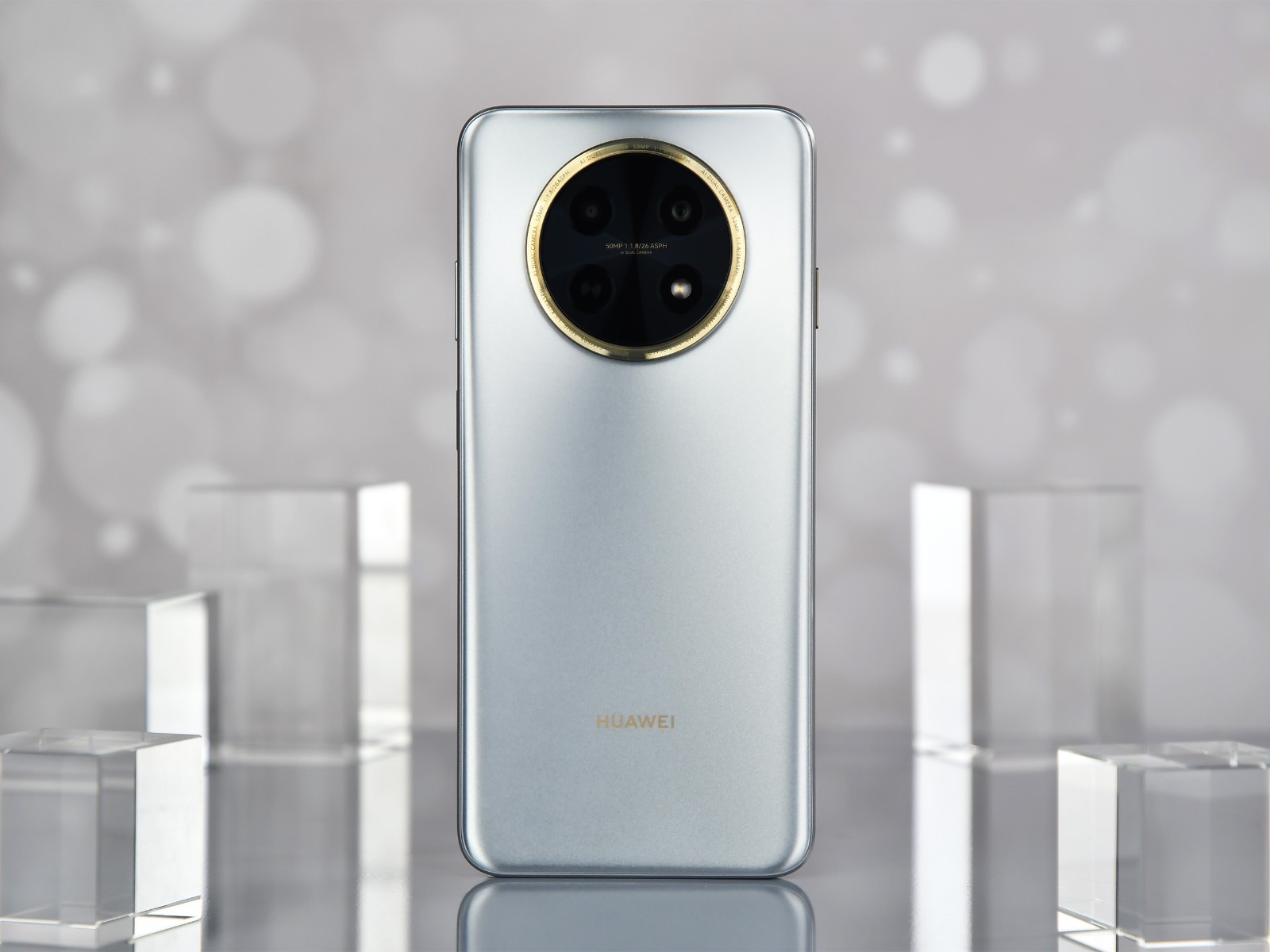 Cận cảnh Huawei Enjoy 60X: Thiết kế giống Huawei Mate, màn hình "tai ...