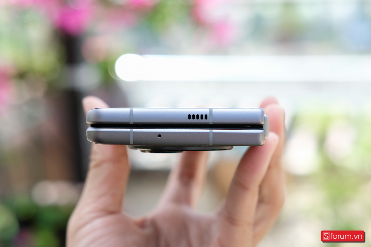 Trên tay Tecno Phantom V Fold tại Việt Nam: Điện thoại gập dạng ngang ...