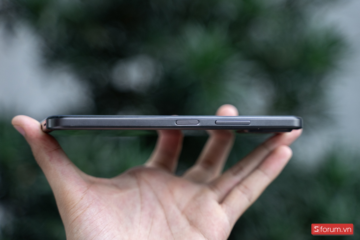 Trên tay Nokia C32: Thiết kế sang trọng “over hợp” với các phụ huynh ...