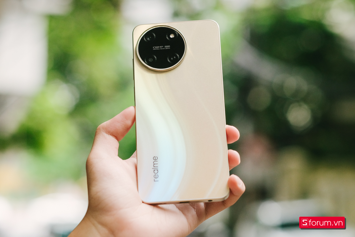 Trên tay realme 11 4G: Thiết kế trẻ trung, camera 108MP, sạc nhanh 67W, giá chỉ 6.89 triệu, giảm ...