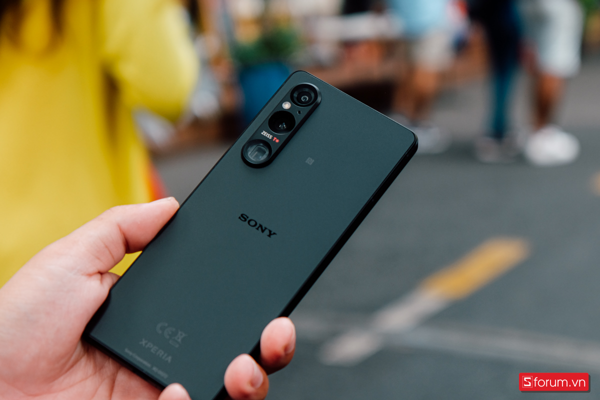 Trên tay Sony Xperia 1 V tại Việt Nam: Vẫn đẹp theo cách riêng, nâng cấp cảm biến máy ảnh "xịn ...