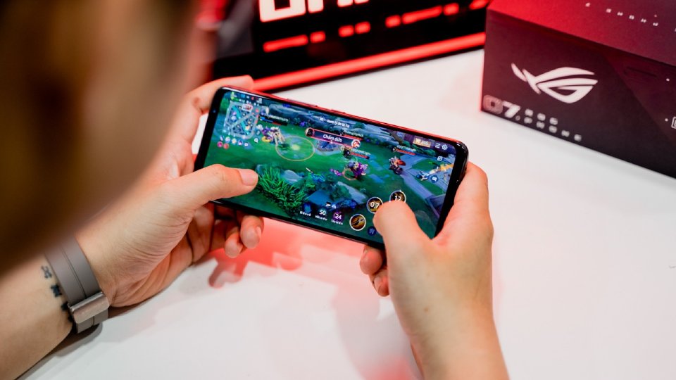 Top 4 smartphone chơi game “đỉnh” nhất hiện nay