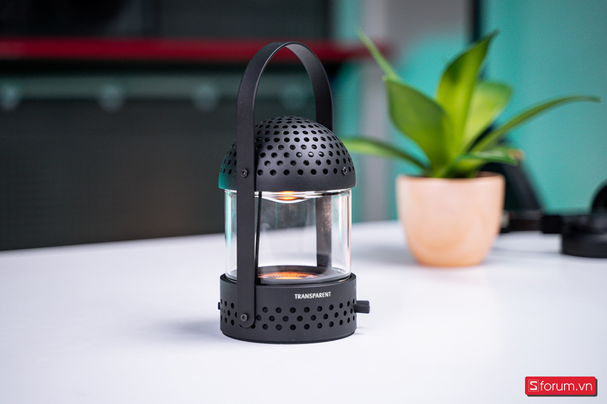 Trên tay Transparent Light Speaker: Một chiếc đèn cắm trại nhưng có khả năng phát nhạc cực đỉnh
