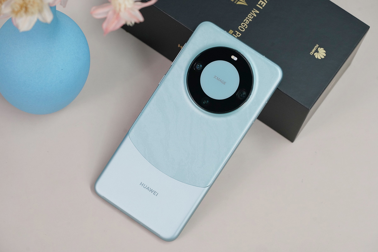 Cận cảnh Huawei Mate 60 Pro: Thiết kế đẹp mắt, gọi điện qua vệ tinh ...