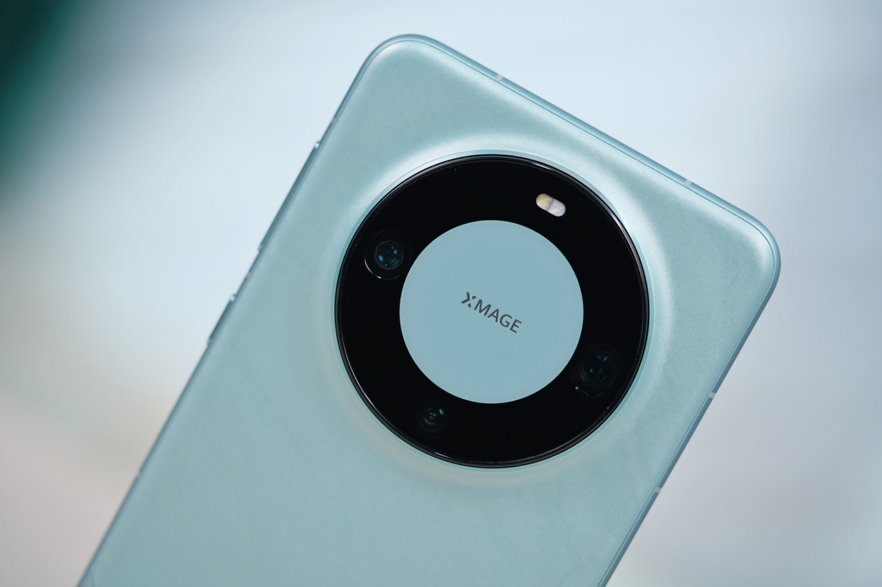 Cận cảnh Huawei Mate 60 Pro: Thiết kế đẹp mắt, gọi điện qua vệ tinh ...