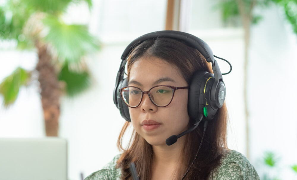 Trên tay JBL Quantum One: Thiết kế đậm chất gaming, âm thanh 360, theo dõi đầu, giá chỉ 2.99 triệu