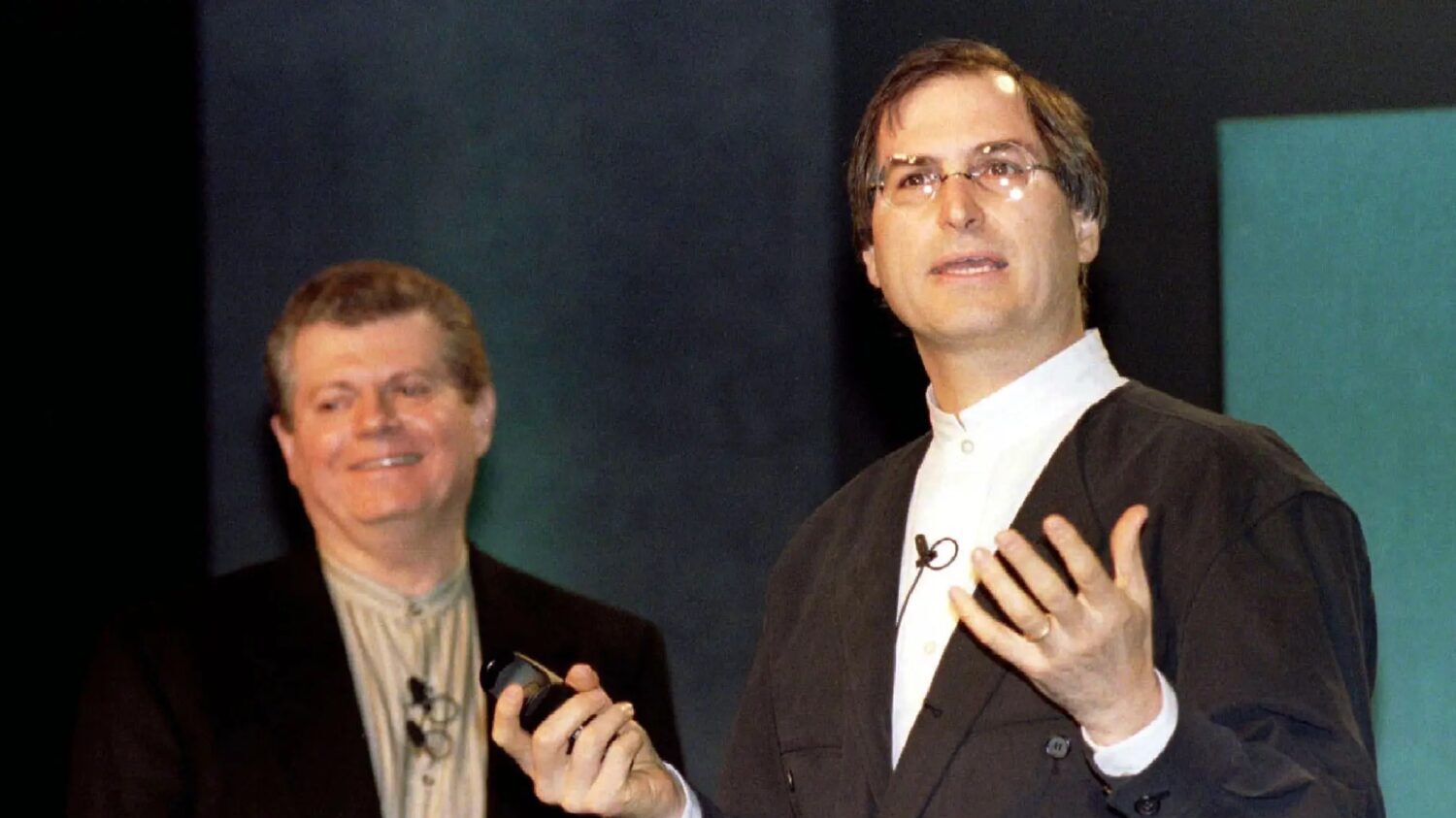 25 năm trước, Steve Jobs giới thiệu chiếc iMac đầu tiên, "cứu rỗi ...