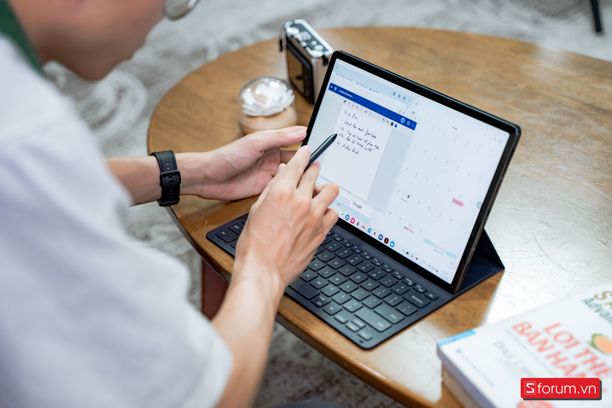 Một ngày bên Galaxy Tab S9 Plus: Bền bỉ xứng tầm tablet cao cấp