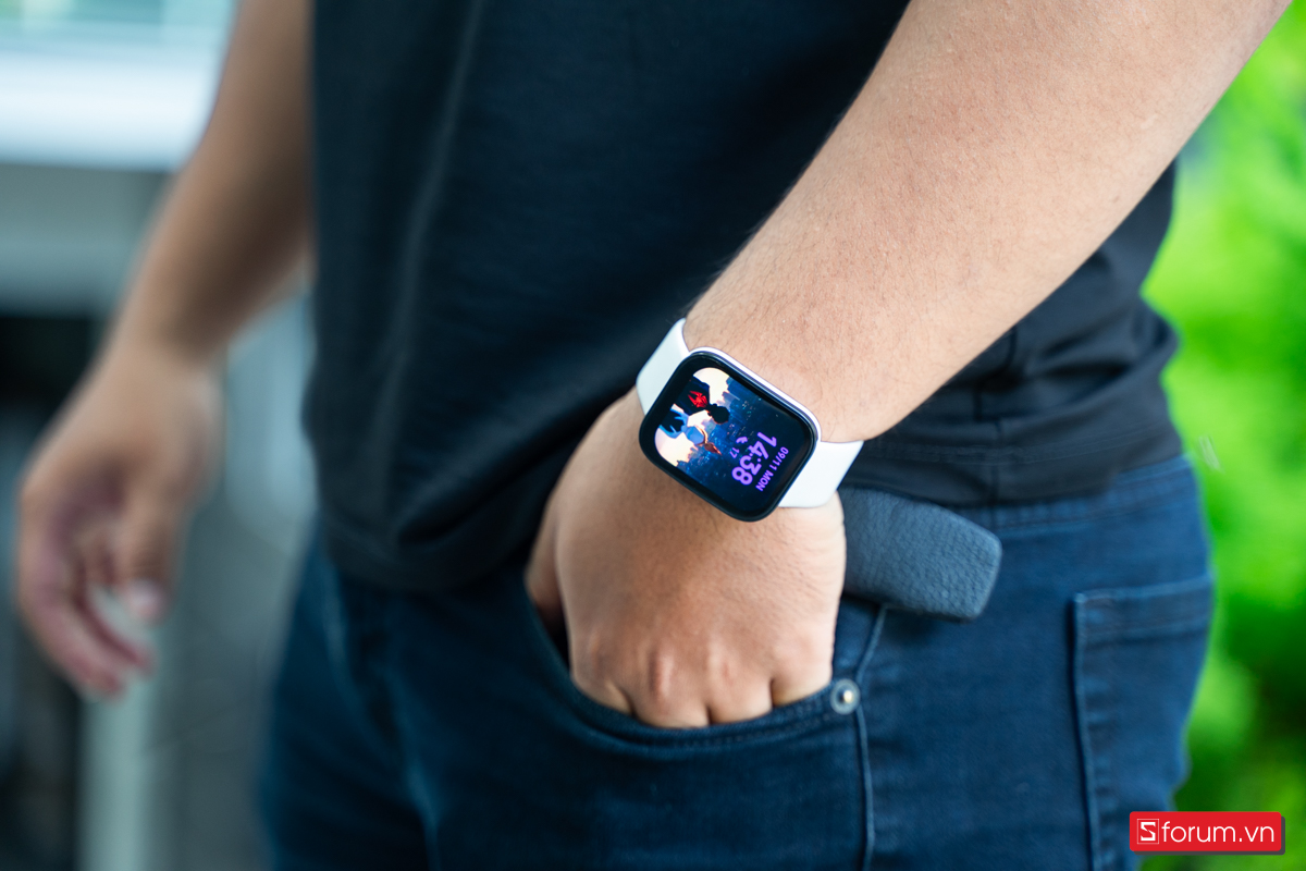 Trên tay Amazfit Bip 5: Màn hình cong, có GPS và nghe gọi trên đồng hồ, pin dùng 1 tuần, giá 1. ...