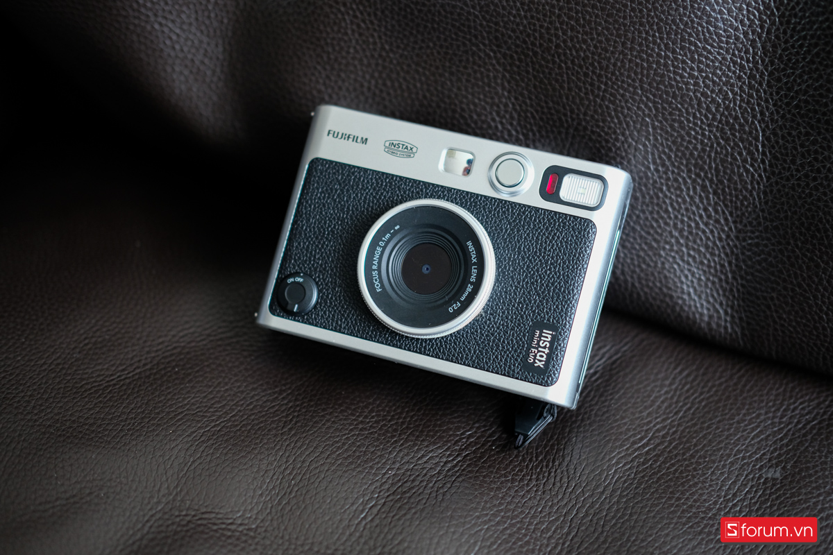 Trên tay Fujifilm Instax Mini Evo: Ai mê style vintage hay retro sẽ ...