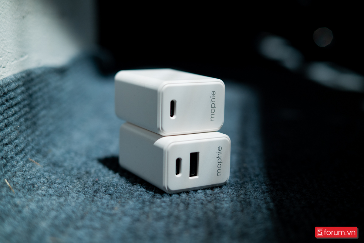 Trên tay combo cáp sạc "hàng hiệu" Mophie Essentials 30W cho iPhone