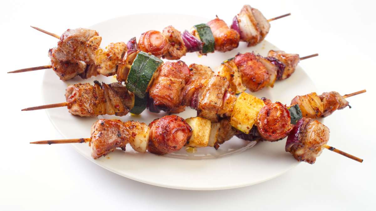 4 cách làm thịt xiên nướng chuẩn vị tại nhà "ai cũng mê"