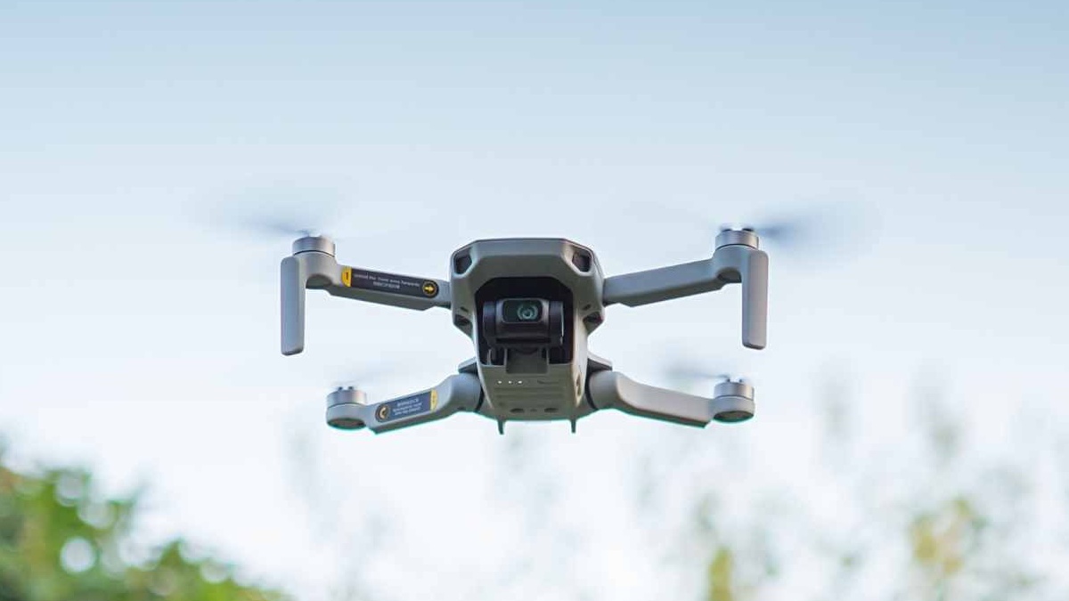 Drone là gì? Phân biệt UAV, Flycam, Drone khác nhau thế nào?