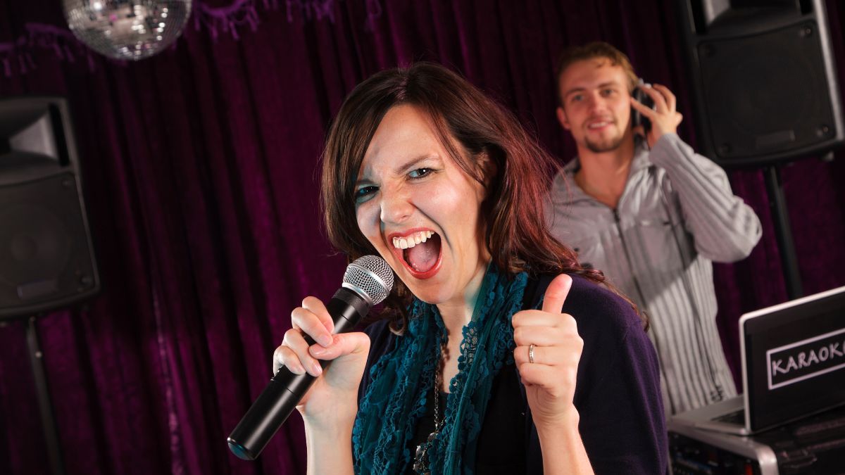 Hòa mình vào điệu âm nhạc cùng top những loa JBL hát Karaoke cực đỉnh