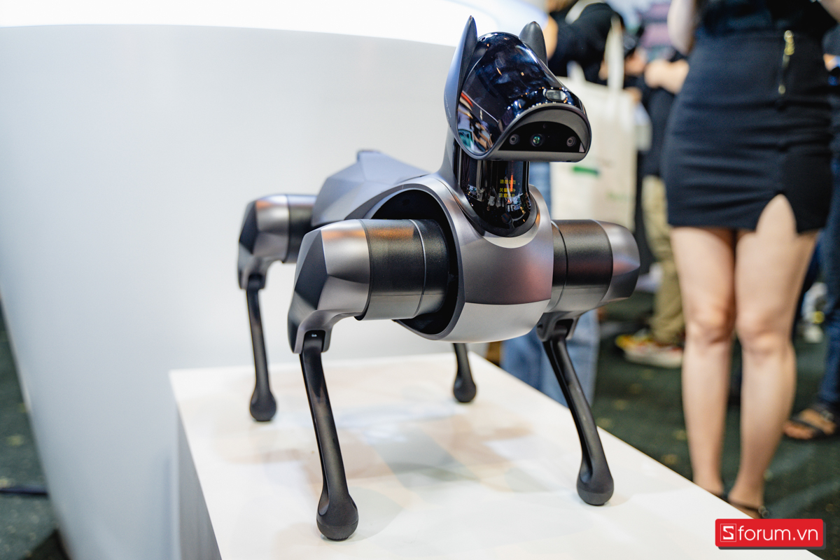 Cận cảnh Xiaomi CyberDog 2 tại Việt Nam: Chú chó đến từ tương lai với nhiều cơ chế y như... chó thật