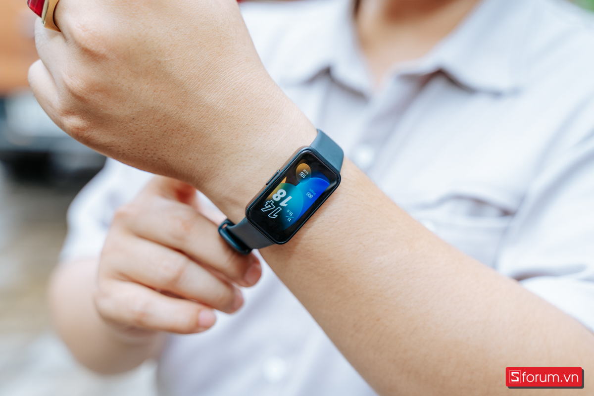 So sánh chi tiết Huawei Band 8 và Xiaomi Band 8: Đâu là chiếc vòng đeo ...