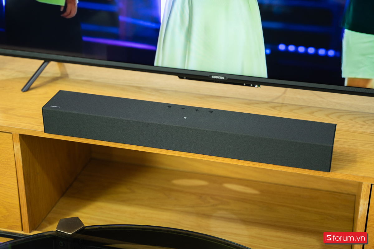 Trên tay Samsung HW-C400: Chiếc soundbar này sẽ giúp TV nhà bạn nghe đã ...