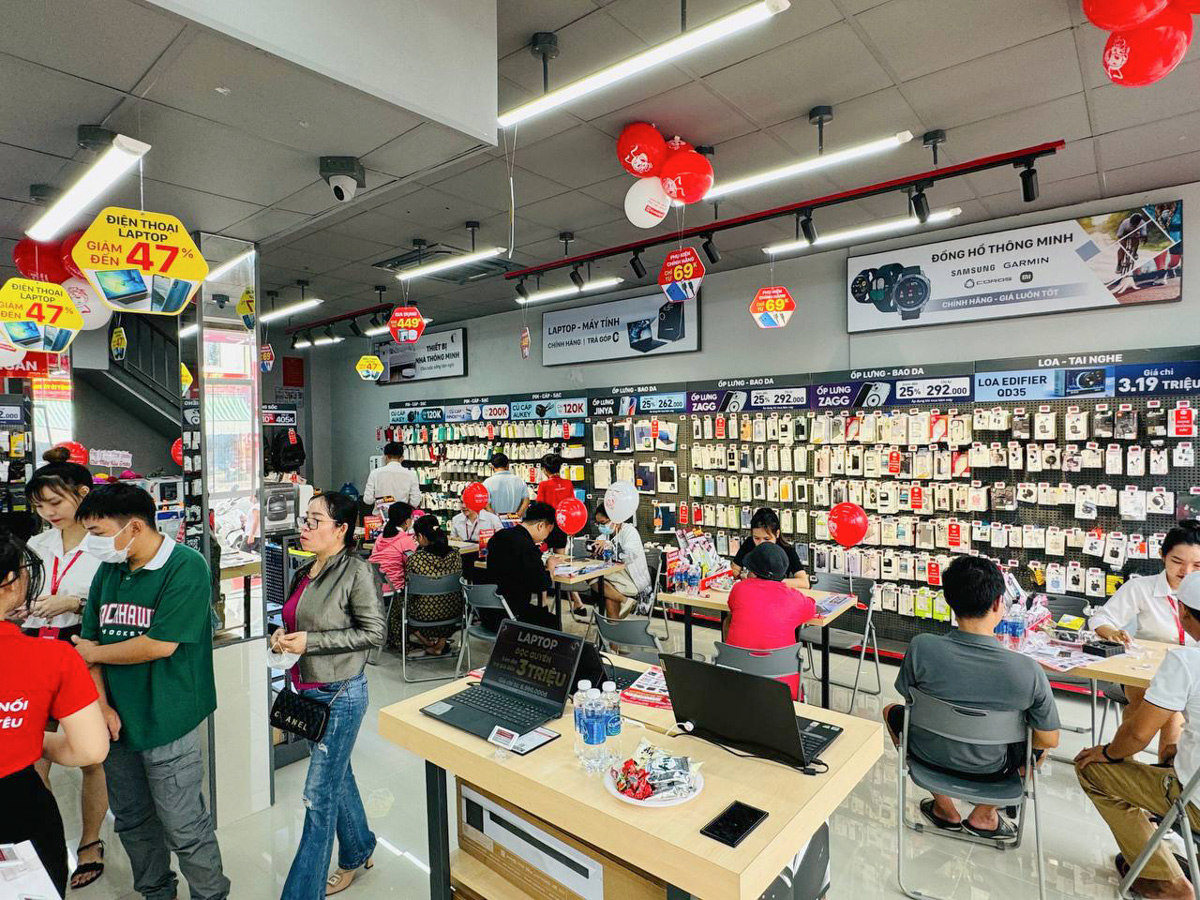 Cellphones mừng khai trương của hàng mới tại TP. Phan Thiết với nhiều ...