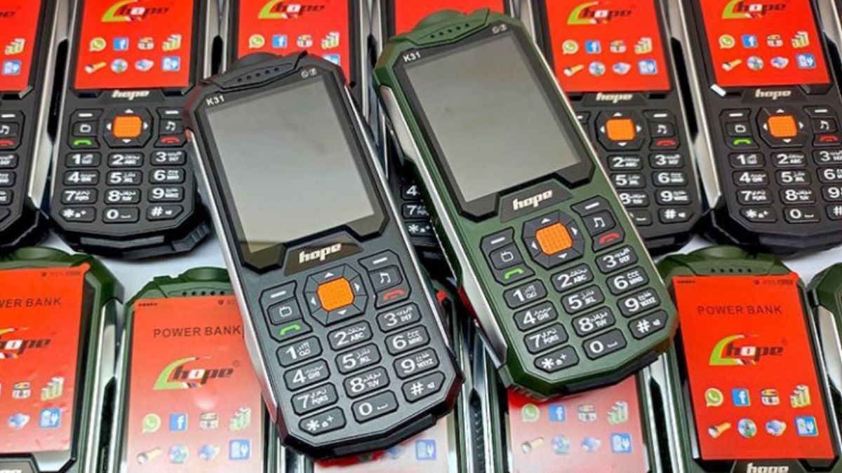 Những chiếc điện thoại 4 sim thú vị, bạn đã biết chiếc nào chưa?