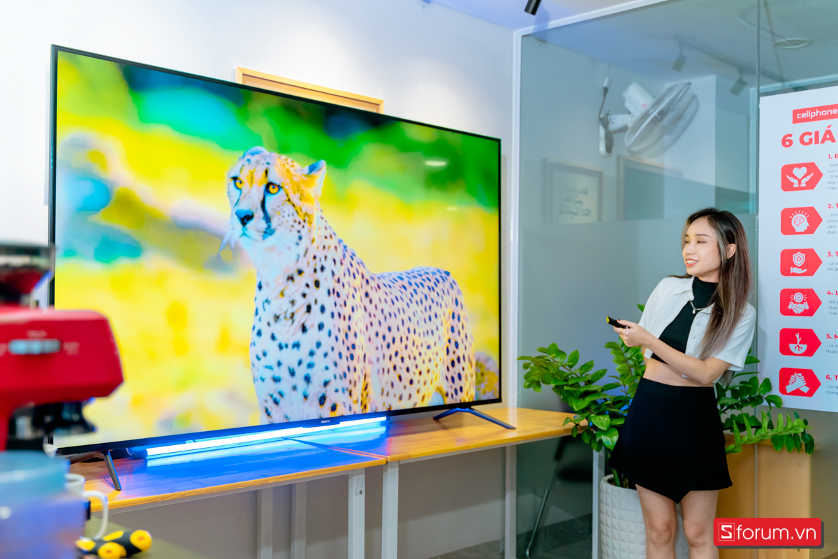 Trên tay Xiaomi TV Max 86 inch: Xem phim, bóng đá bao phê, tần số quét ...