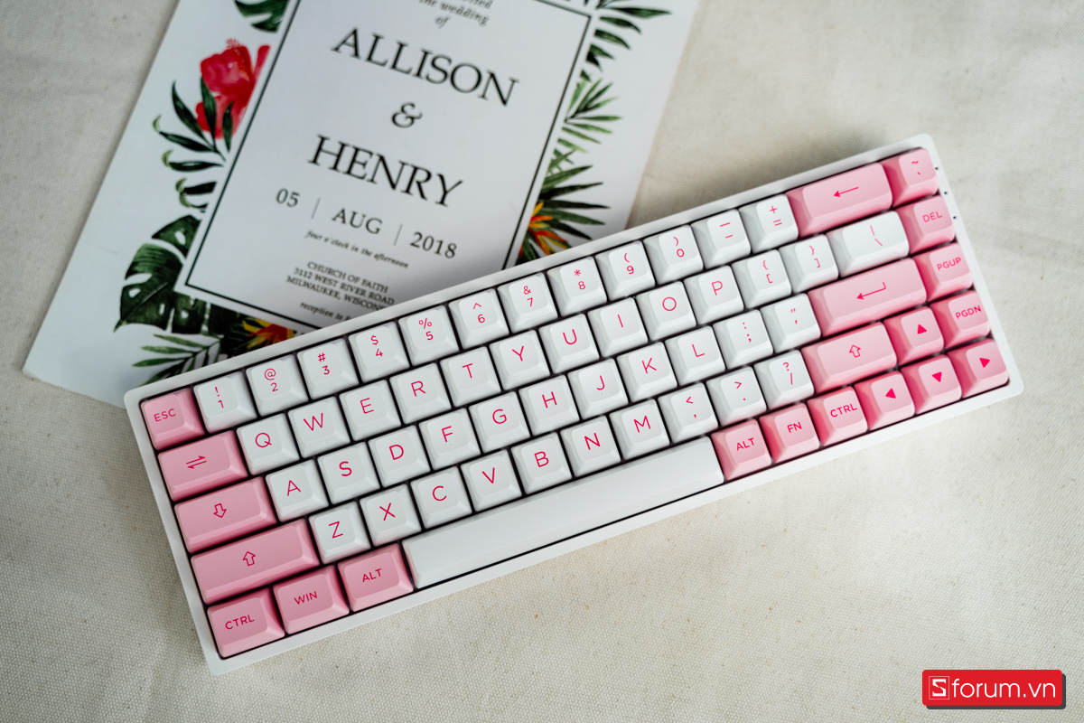 Trên tay AKKO 3068B Plus: Layout 68% nhỏ gọn, 3 chế độ kết nối, màu ...