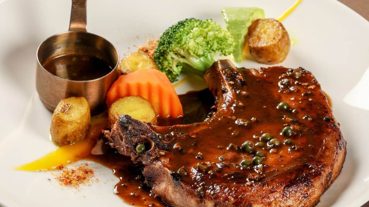 6 cách làm bò bít tết chín vừa thơm ngon ngay tại nhà