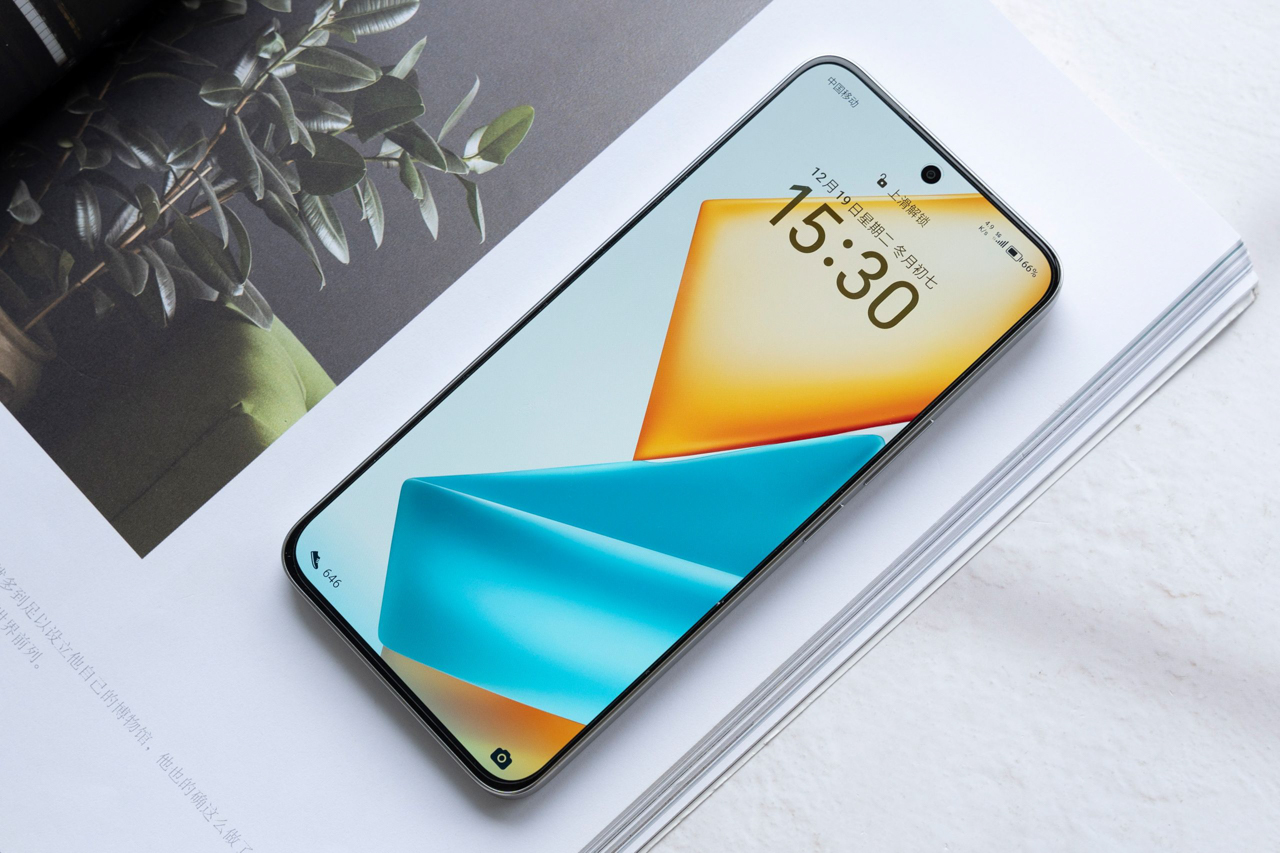 Cận cảnh HONOR 90 GT: Thiết kế tinh tế, mặt lưng giả da, Snapdragon 8 Gen 2, sạc nhanh 100W, giá ...