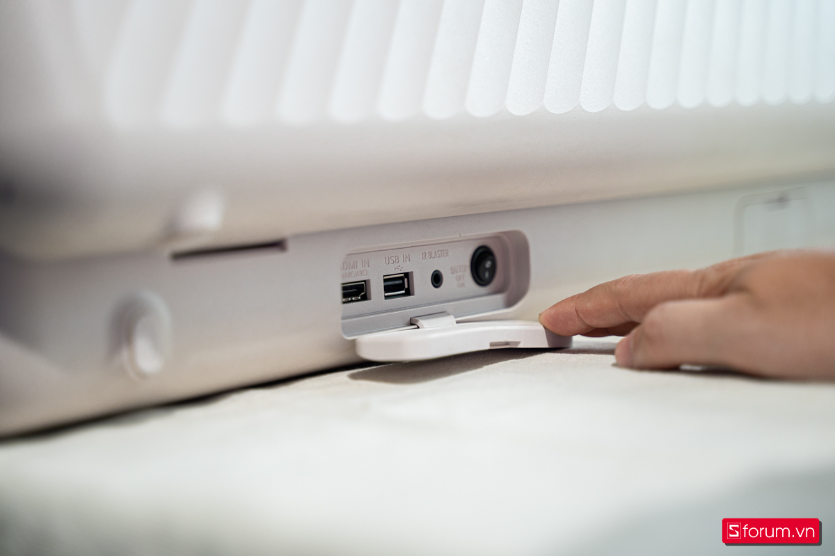 Trên tay LG StandbyME Go: Trong vali không có thanh long nhưng là lần ...