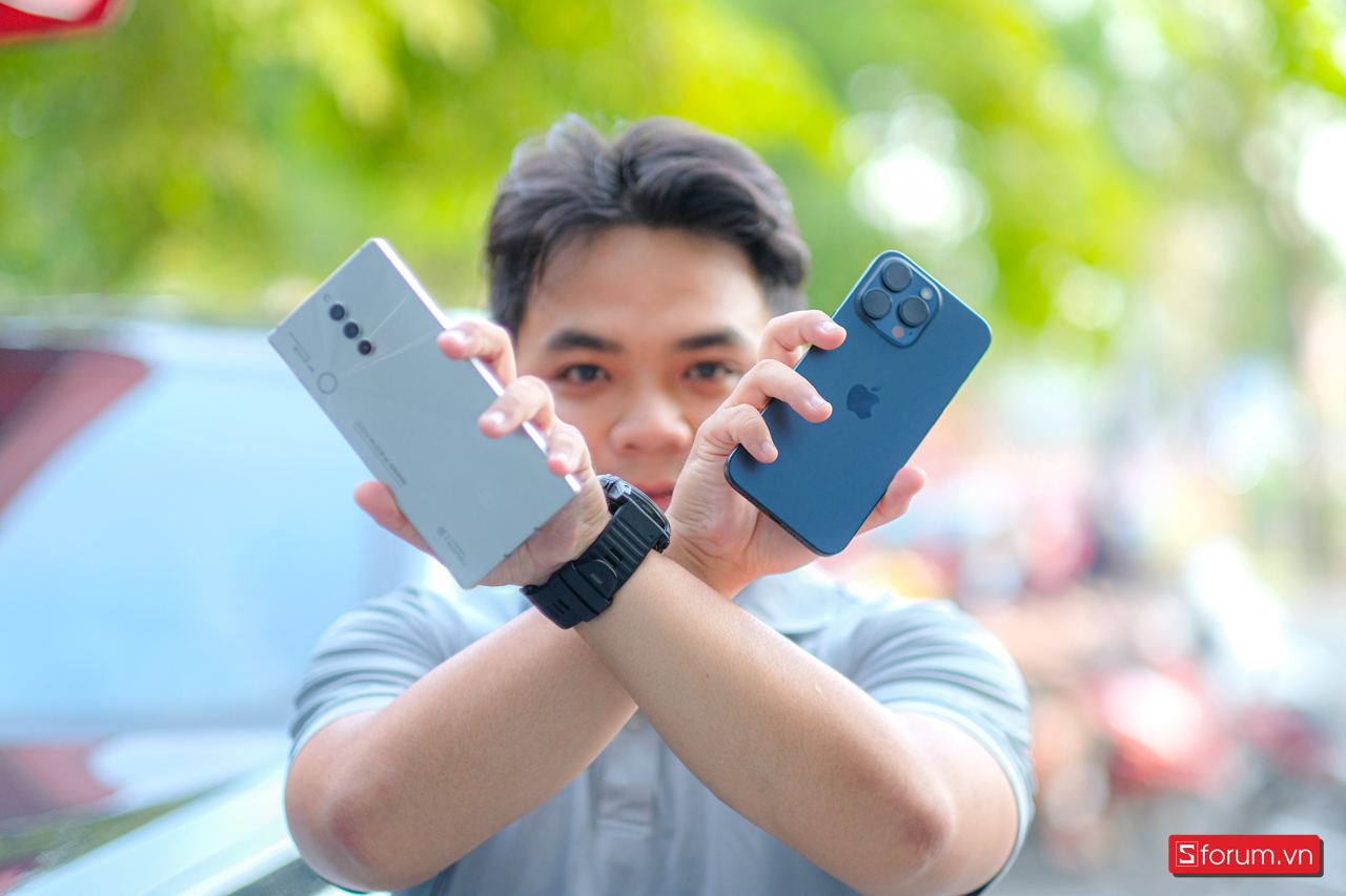 Lấy Gaming Phone so với iPhone 15 Pro Max: Snap Gen 2 phiên bản xịn ...