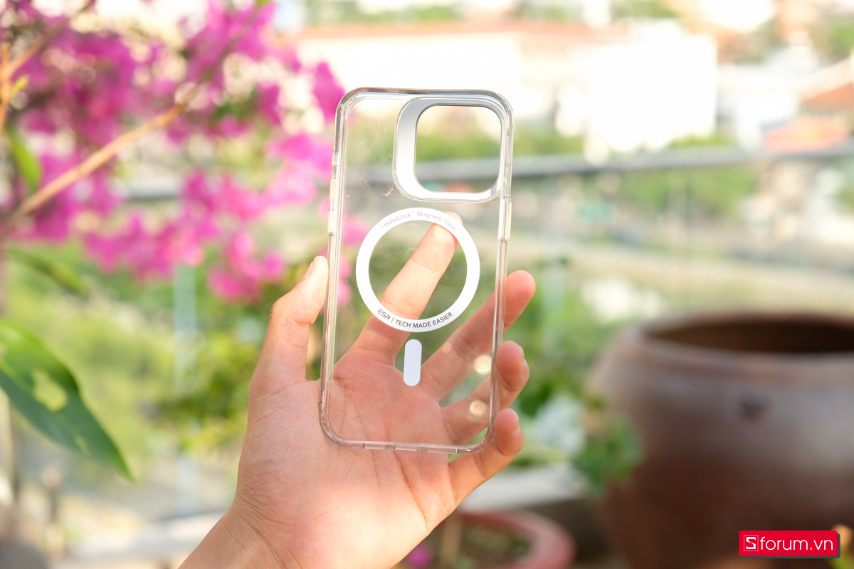 Trên tay ốp lưng ESR Classic Hybrid Stash Stand cho 15 Pro Max: Bảo vệ ...