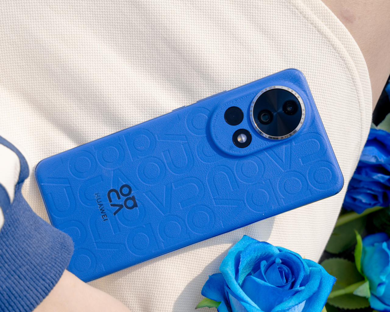 Cận cảnh Huawei Nova 12 Ultra: Trang bị chip 5G tự làm, kết nối vệ tinh ...