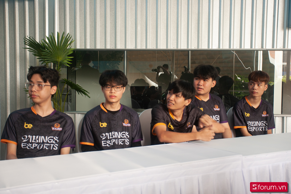 Offline ra mắt Viking Esports - Sofm úp mở khả năng trở lại thi đấu