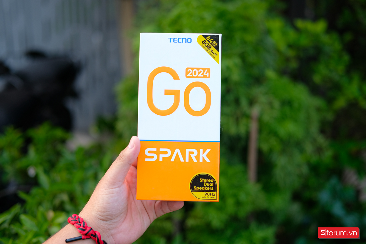 Trên tay Tecno Spark Go 2024: Chưa tới 2 triệu mà thiết kế như iPhone ...