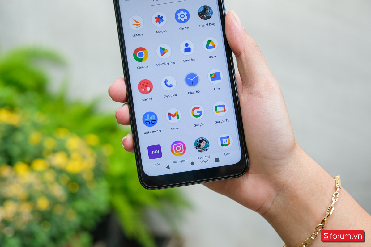 Trên tay INOI Note 13s: Màn hình lớn gần 7 inch, ngoại hình như 15 Pro ...