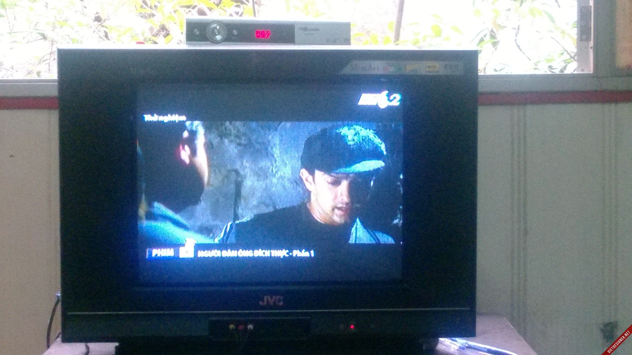 Tivi CRT là gì? Nguyên lý hoạt động và ưu nhược điểm của tivi CRT