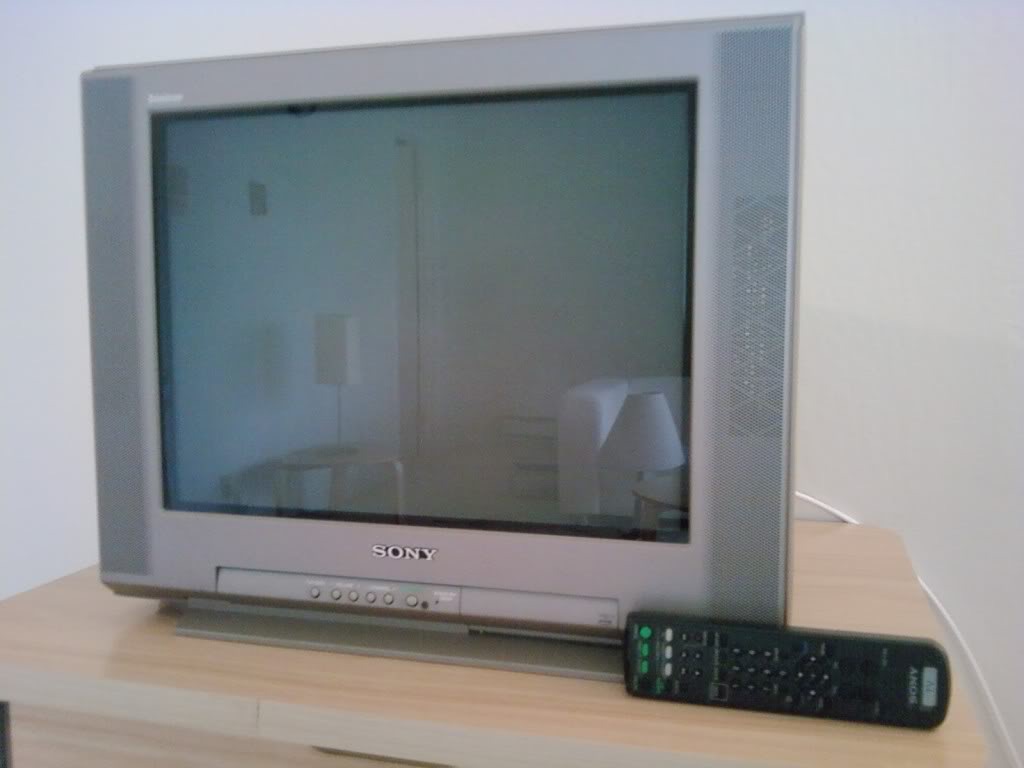 Tivi CRT là gì? Nguyên lý hoạt động và ưu nhược điểm của tivi CRT