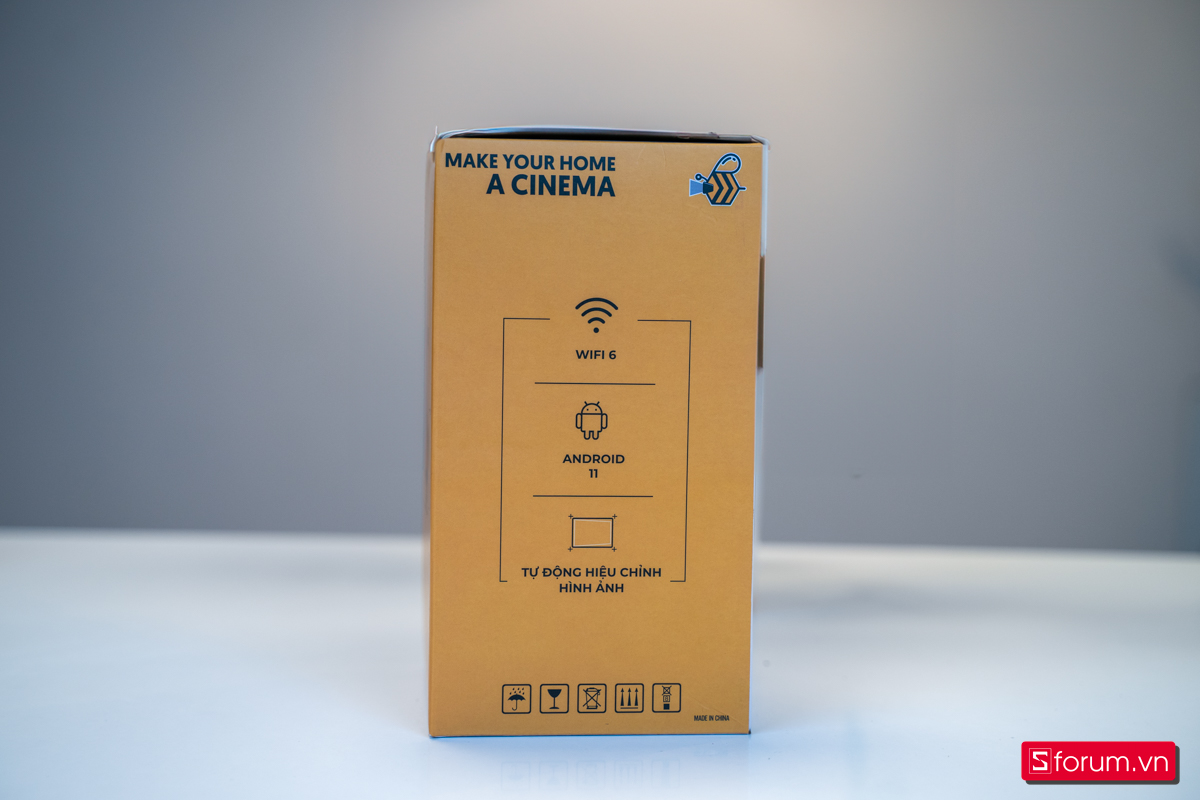 Trên tay máy chiếu mini Beecube X1 Gen 2: Xem phim đã, không quảng cáo ...