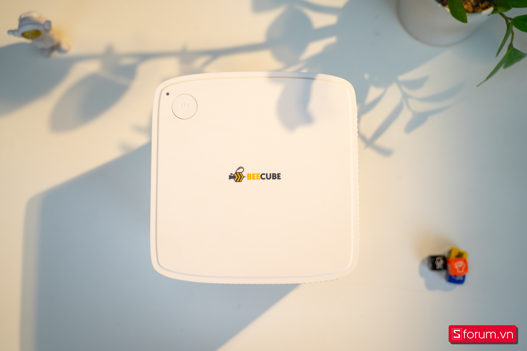 Trên tay Beecube Xtreme 2: Chiếc máy chiếu thông minh khiến Shark Minh Beta "mê mẫn"