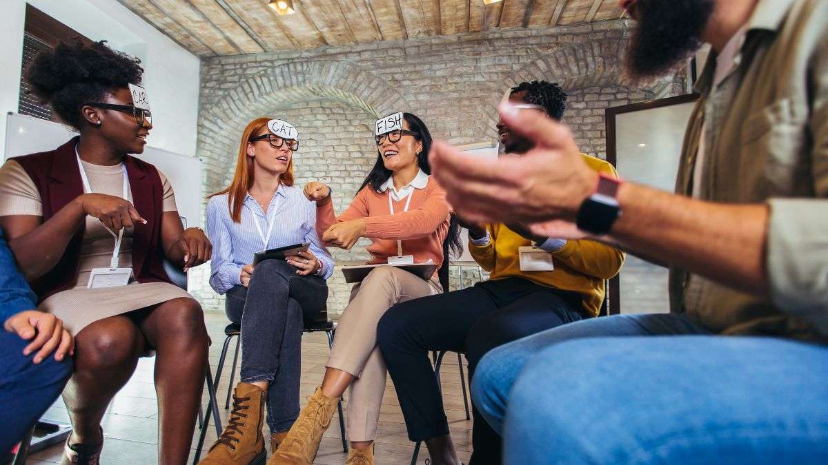 Gợi ý 30 trò chơi team building cực vui, cực bựa độc lạ nhất