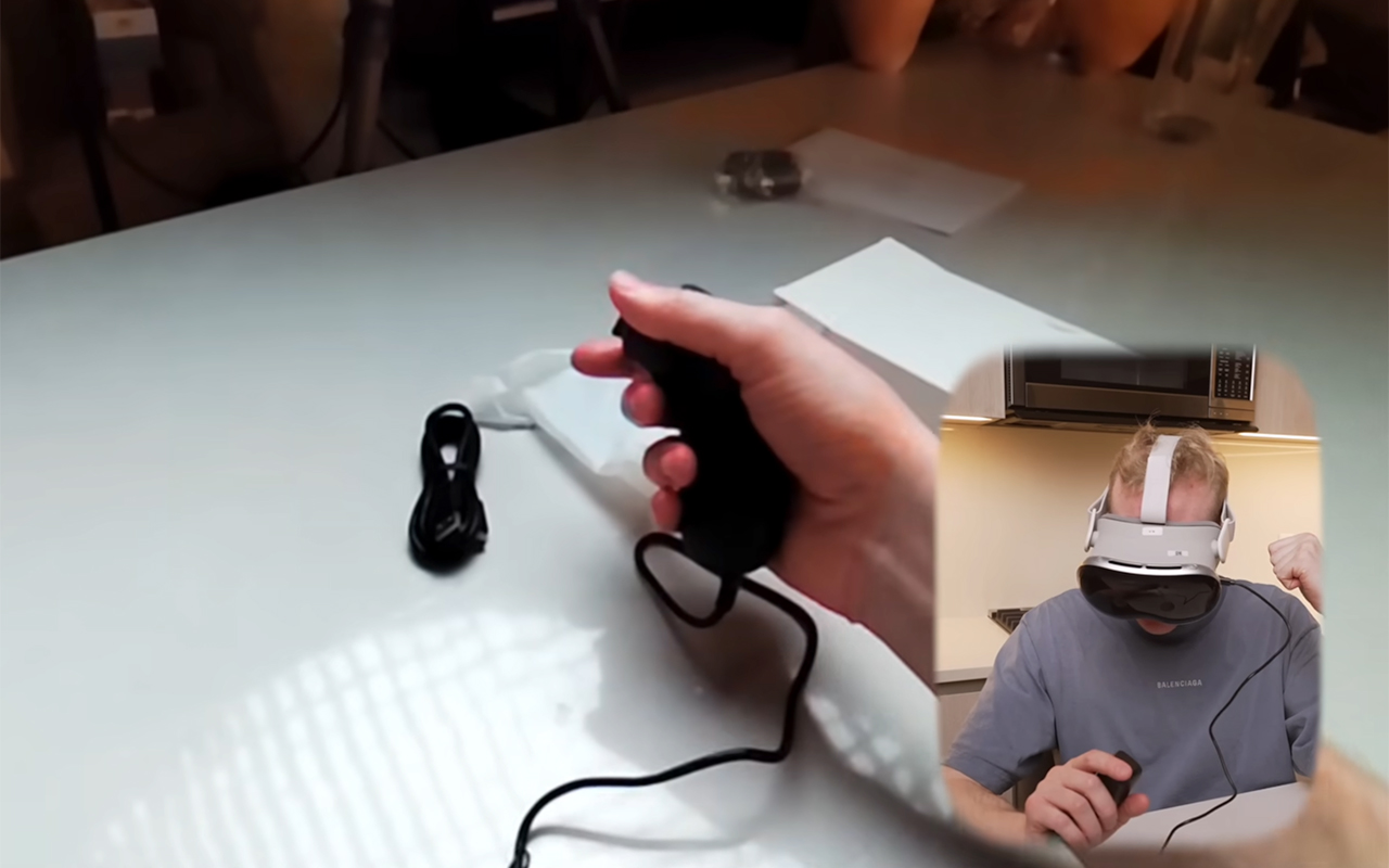 Cận cảnh Apple Vision Pro "pha-kè" 500 đô: Thiết kế giống đến 90%, đầy ...