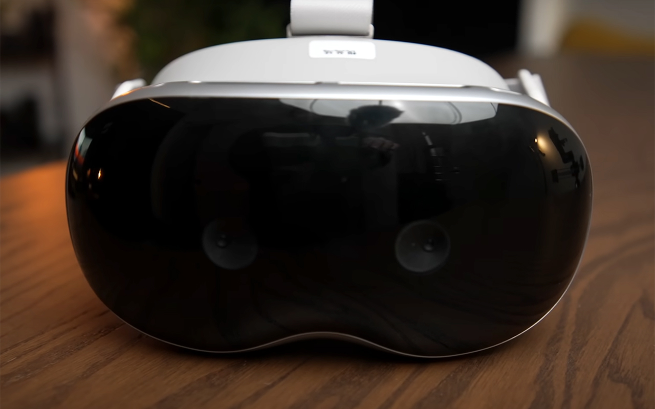 Cận cảnh Apple Vision Pro "pha-kè" 500 đô: Thiết kế giống đến 90%, đầy ...