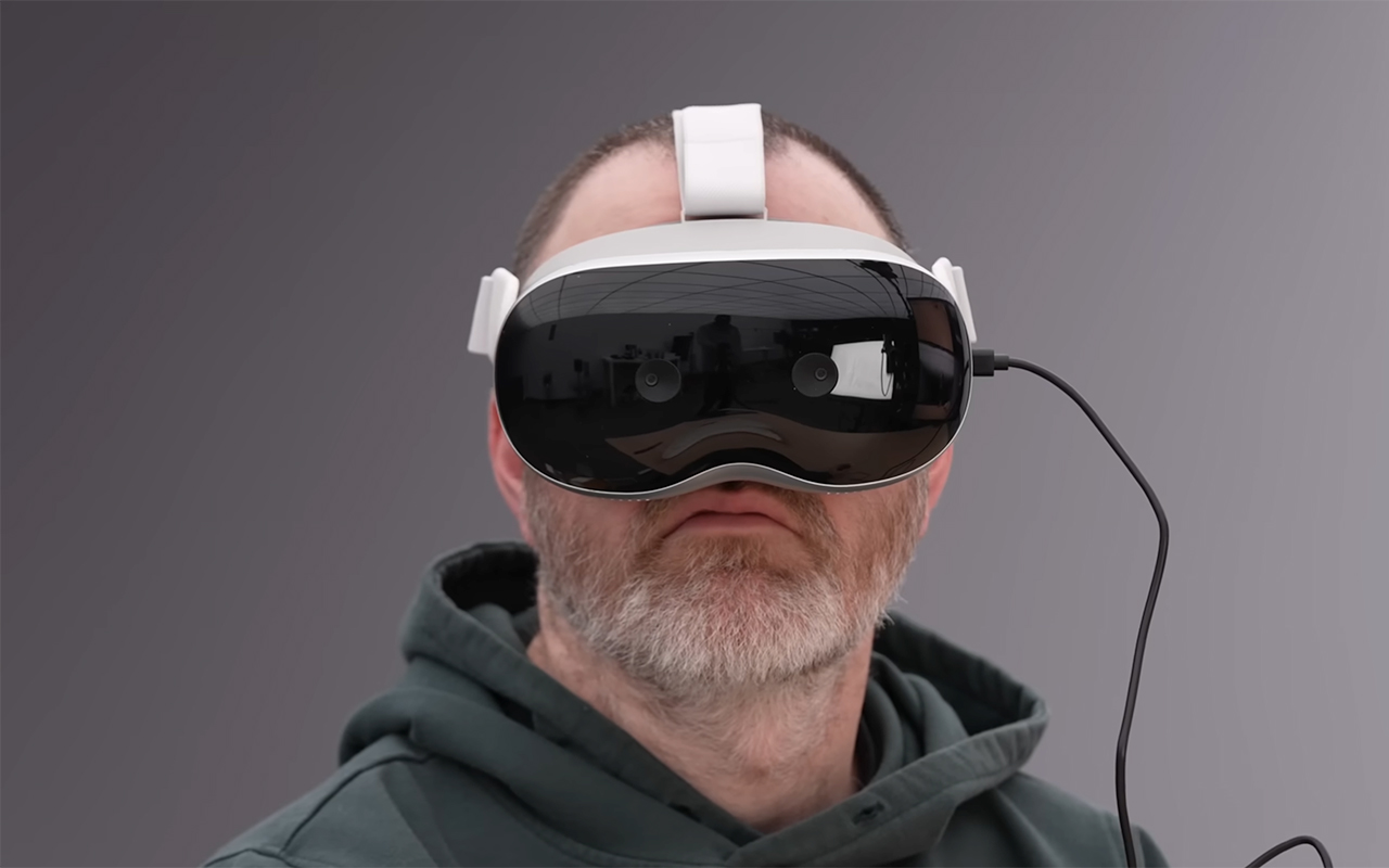 Cận cảnh Apple Vision Pro "pha-kè" 500 đô: Thiết kế giống đến 90%, đầy ...