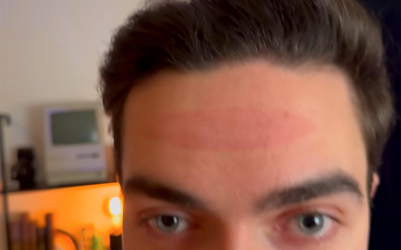 Cận cảnh Apple Vision Pro "pha-kè" 500 đô: Thiết kế giống đến 90%, đầy ...