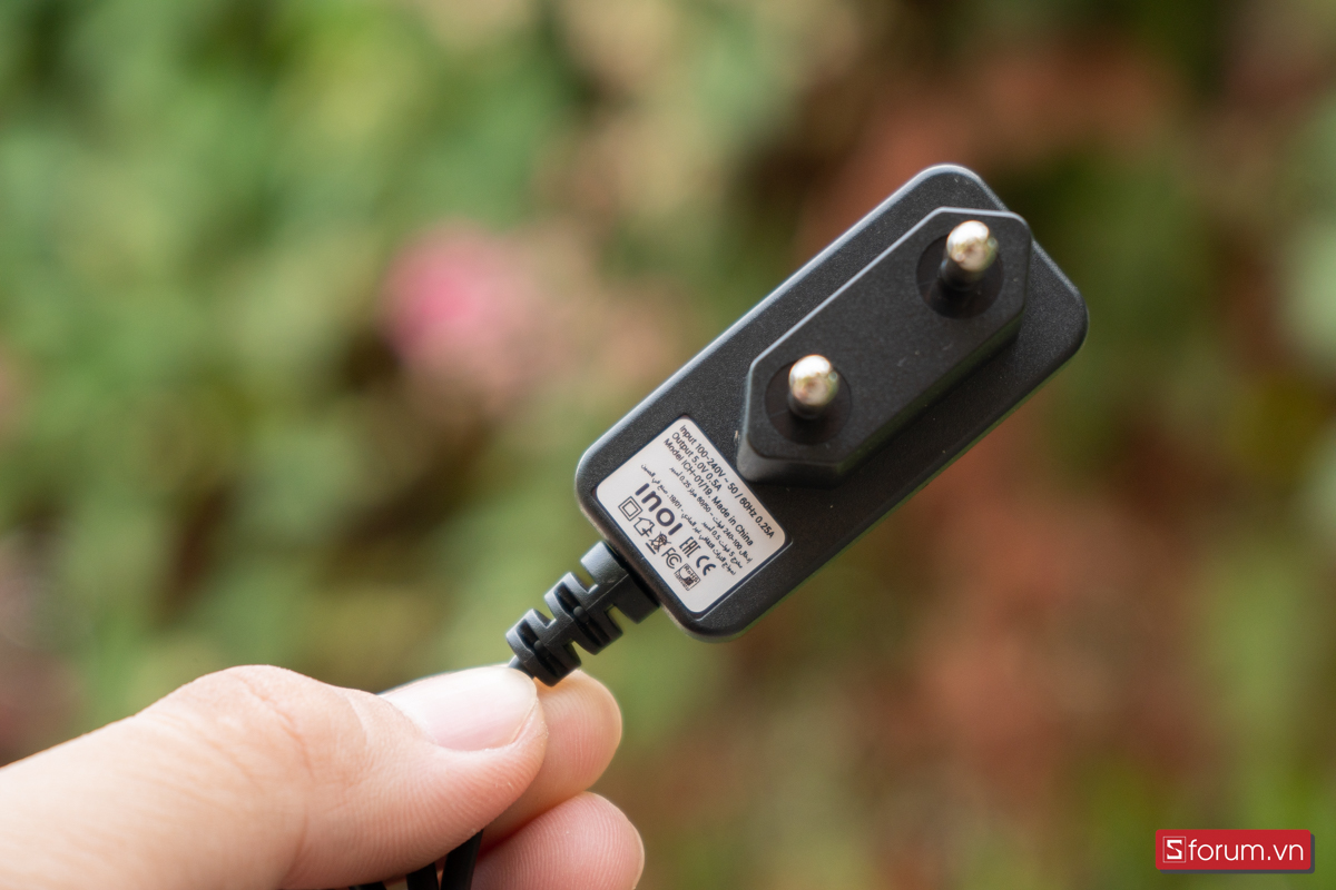 Trên tay INOI 288S: Thiết kế nắp trượt giống 8800 huyền thoại, có 4G truy cập internet, giá 1.19 ...