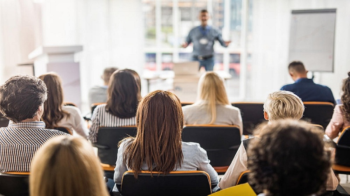 Seminar là gì? Cách xây dựng buổi seminar thành công