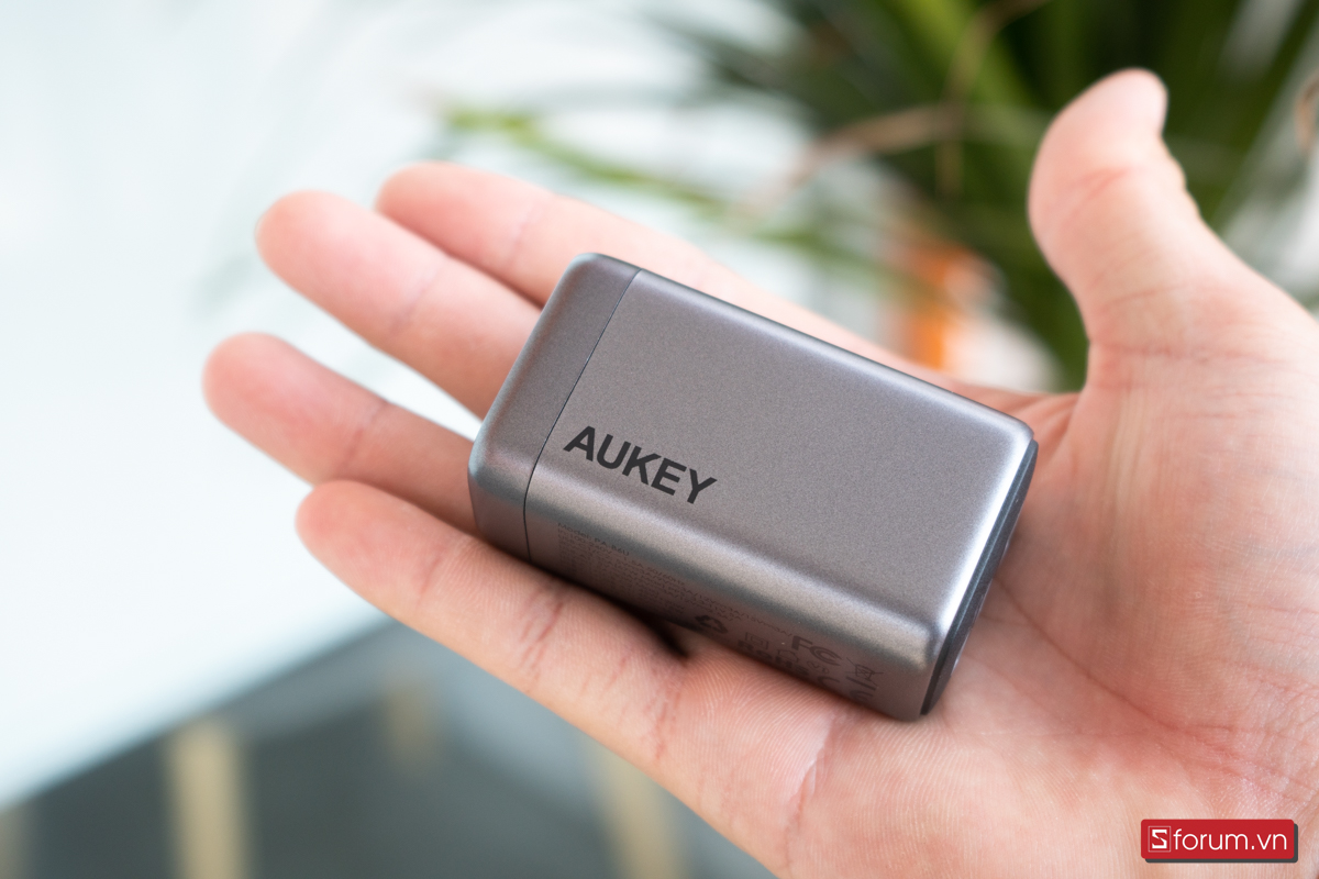 Trên tay củ sạc Aukey Omnia II Mix 67W: Thiết kế hiện đại, siêu nhỏ gọn trong lòng bàn tay, sạc ...