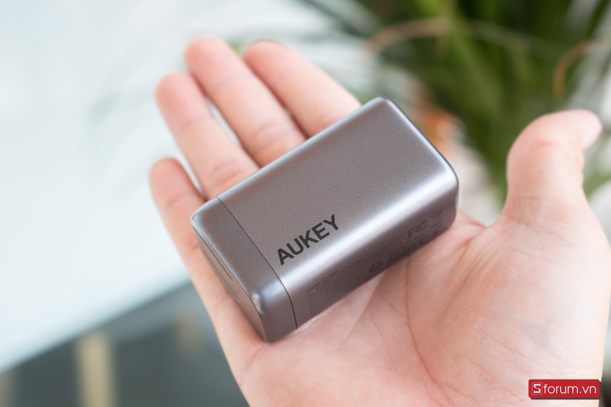 Trên tay củ sạc Aukey Omnia II Mix 67W: Thiết kế hiện đại, siêu nhỏ gọn trong lòng bàn tay, sạc ...