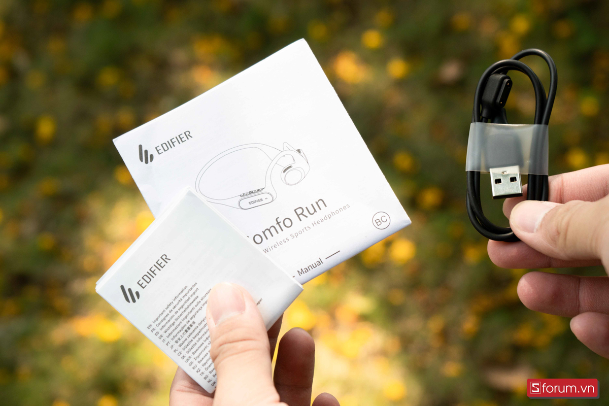 Trên tay tai nghe Open Ear Edifier Comfo Run: Thiết kế bám tai chắc ...