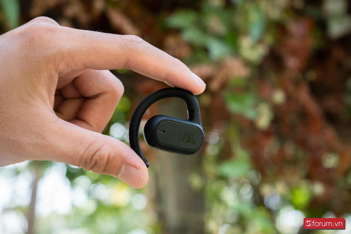 Trên tay tai nghe Open Ear JBL Soundgear Sense: Khả năng thay đổi kích ...